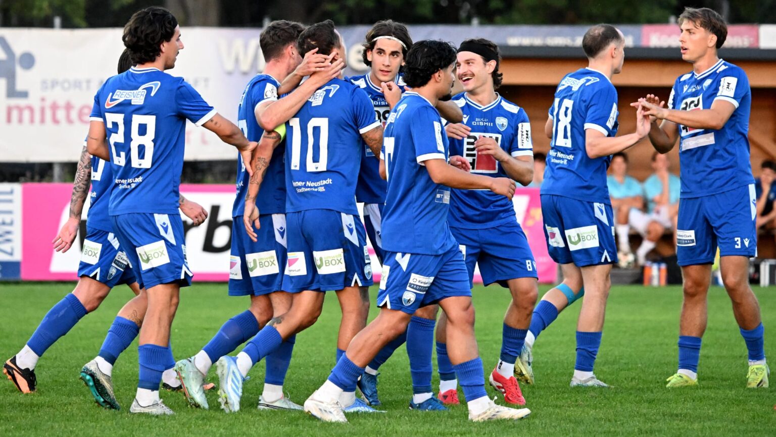 Erstes Heimspiel für Blau-Weiß - 1. Fortuna Wiener Neustädter SC